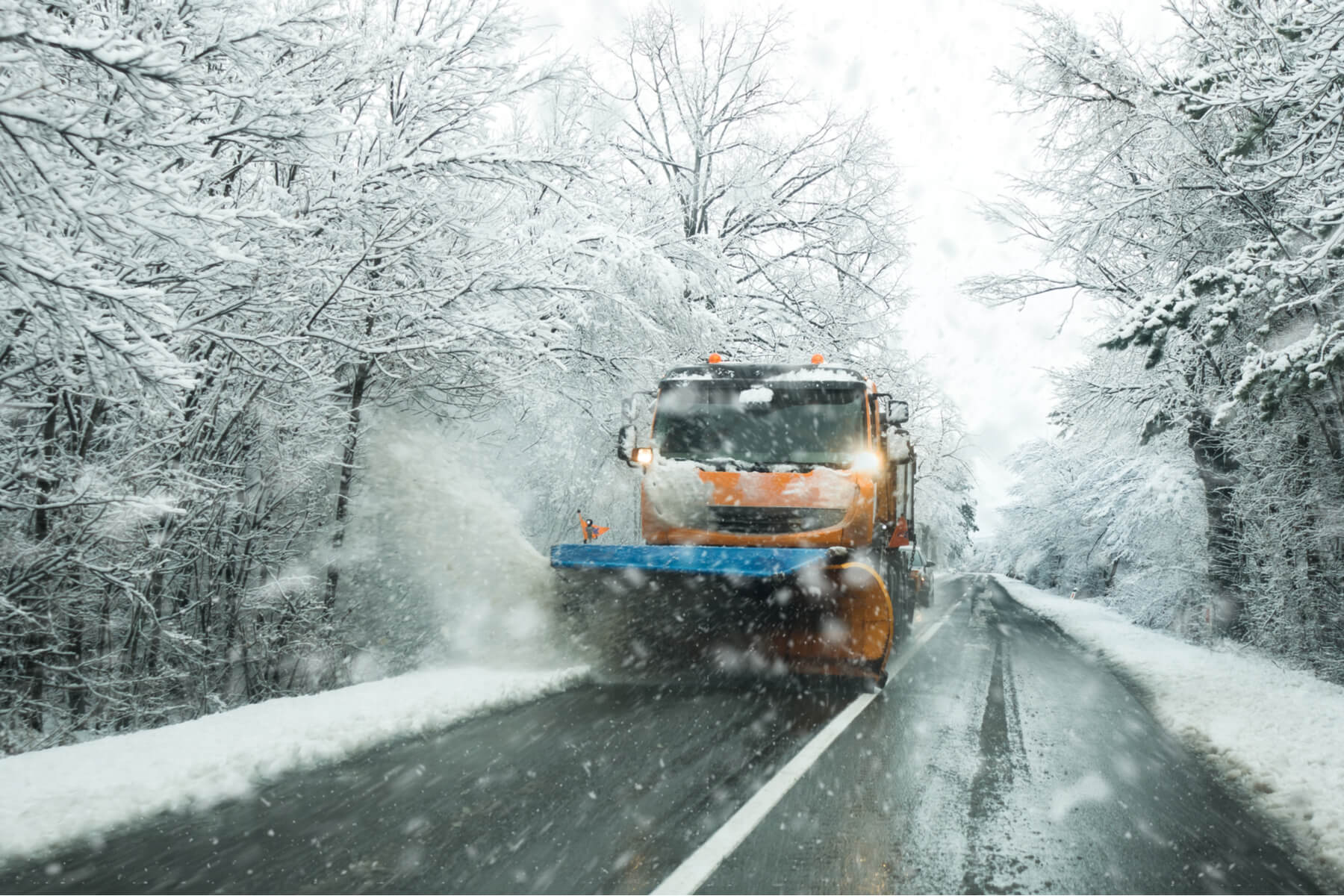 9 Road Gritting Facts You Didn’t Know: Salt, Temps & Tips